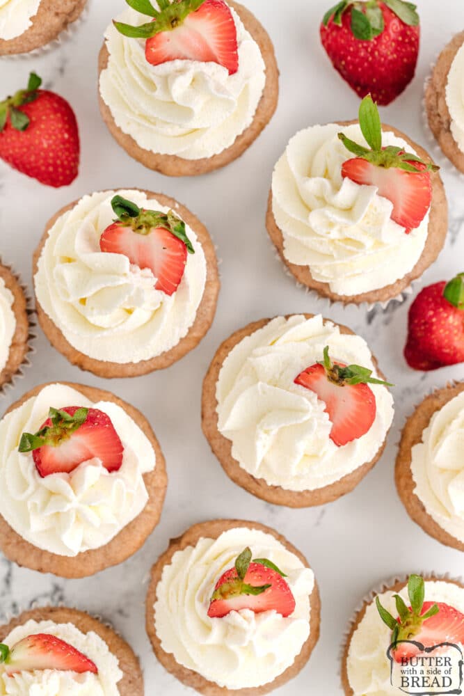 3-INGREDIENT STRAWBERRY CUPCAKES - Butter with a Side of Bread